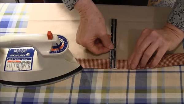 How to Sew an Easy Ruffle Window Valance Curtain | Needlepointers.com