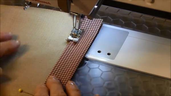 How to Sew an Easy Ruffle Window Valance Curtain | Needlepointers.com