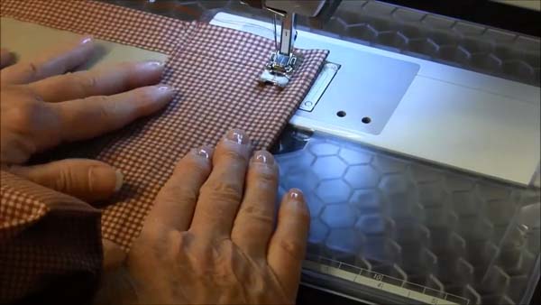 How to Sew an Easy Ruffle Window Valance Curtain | Needlepointers.com